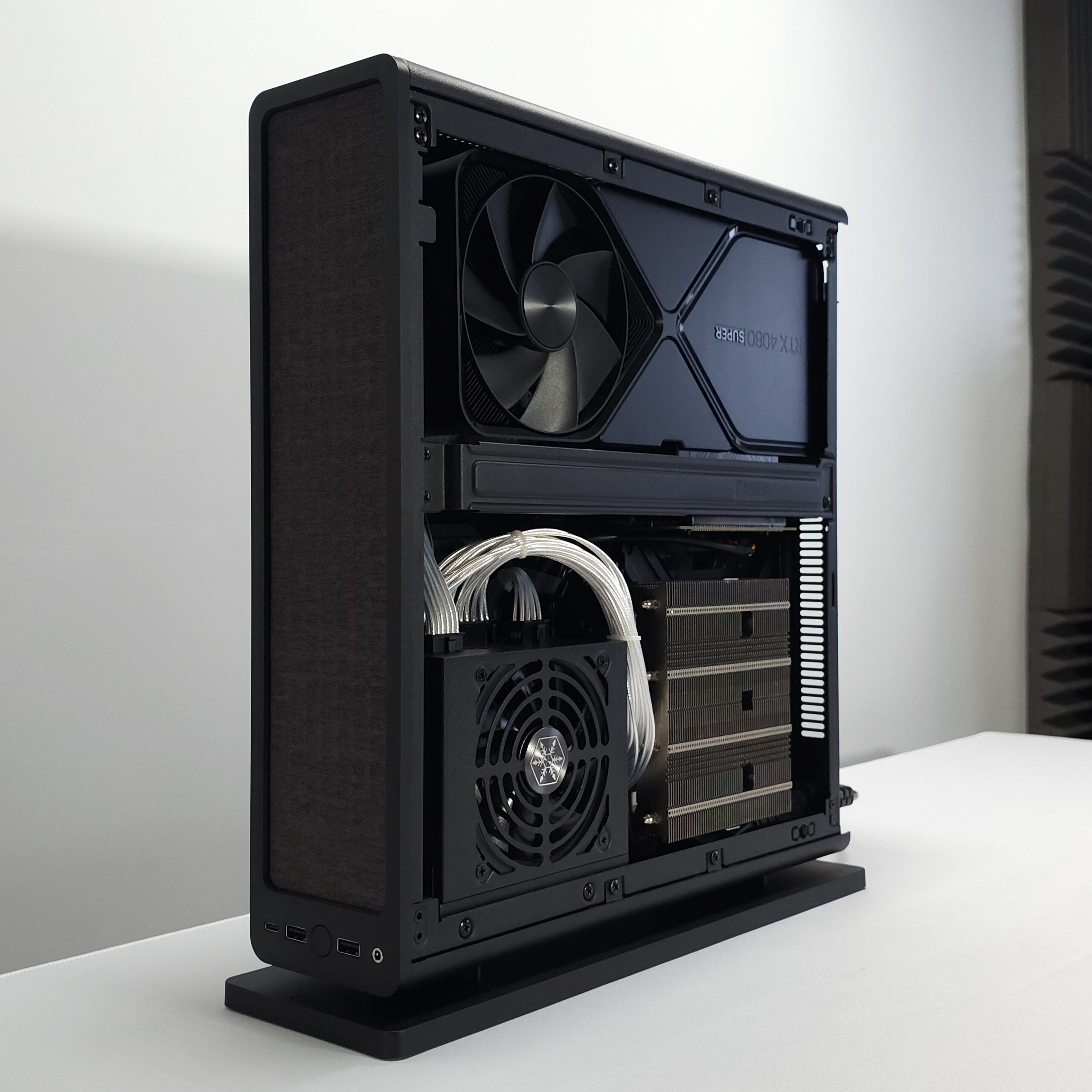 8 Best Portable PC Cases for Lightweight Setups 2025 Latest